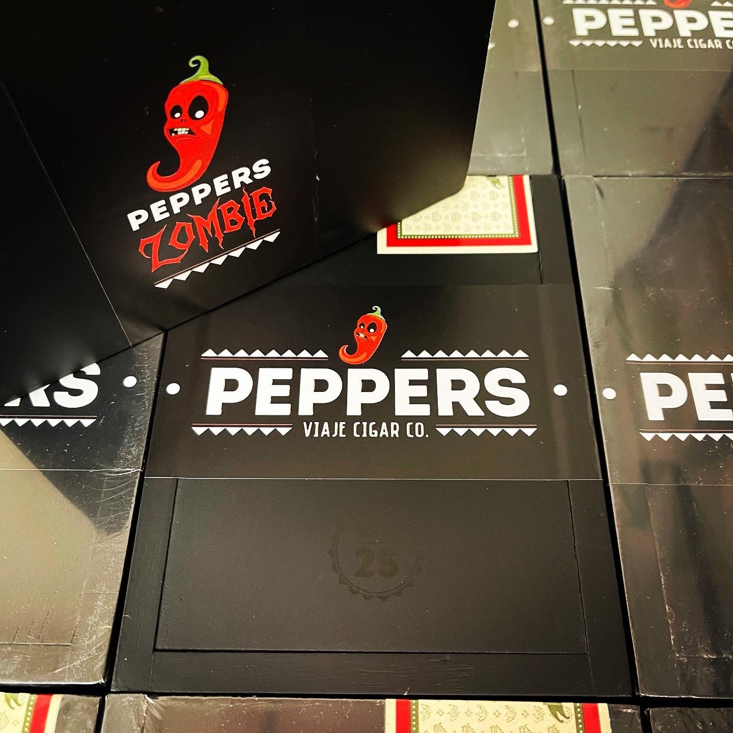 Viaje Zombie Peppers Red – 70Cigars